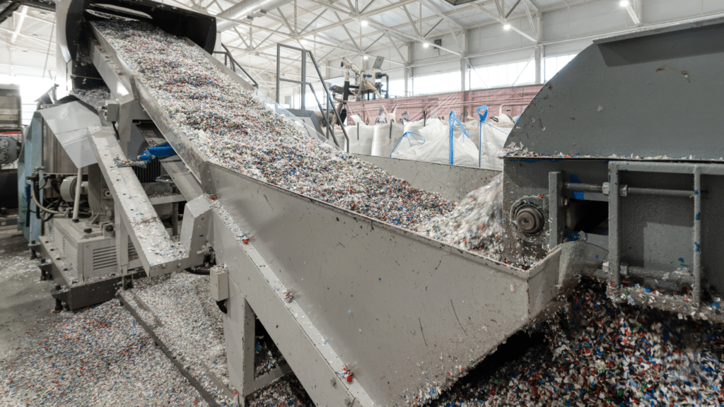Sistemas UPS en la producción de elementos plásticos - Grupo Industronic
